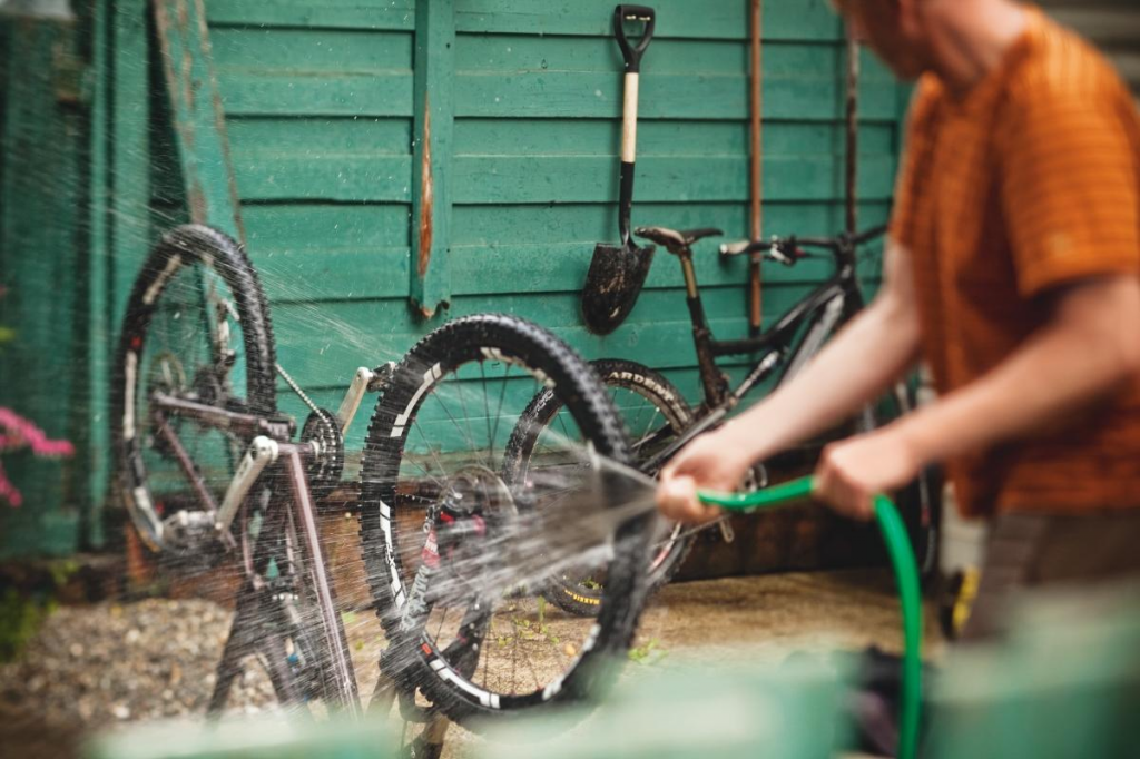 So putzt du dein Bike richtig – PHIBY – EnduroMTB